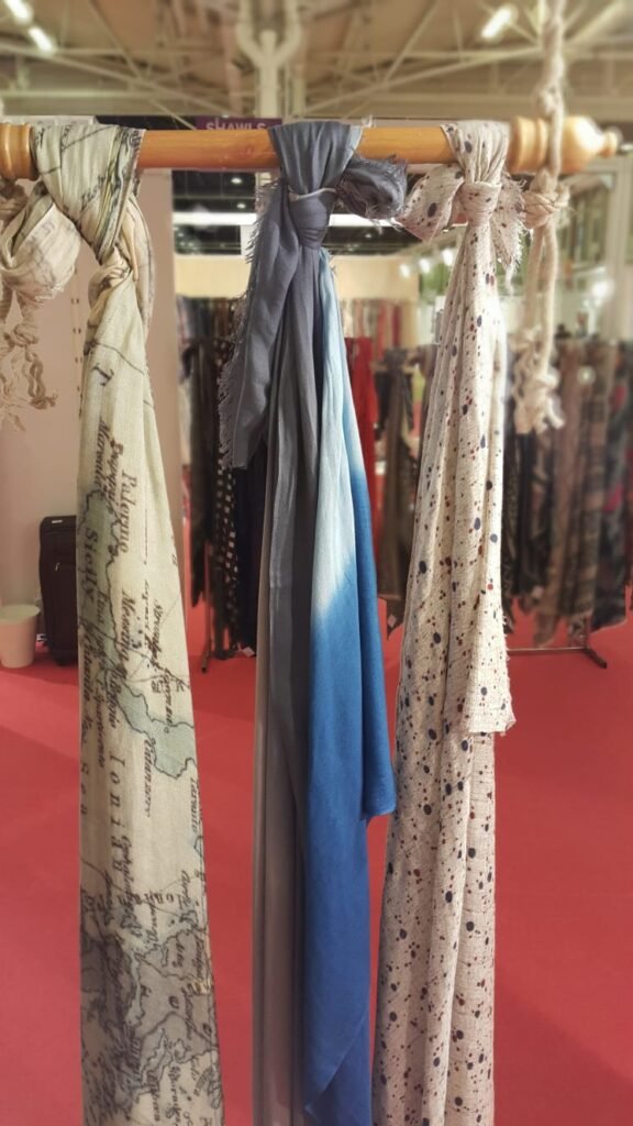 Wool Blanket Scarves and Shawls - Kashmirstorz